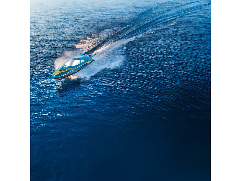 Bateau télécommandé à LED | Pearl.fr